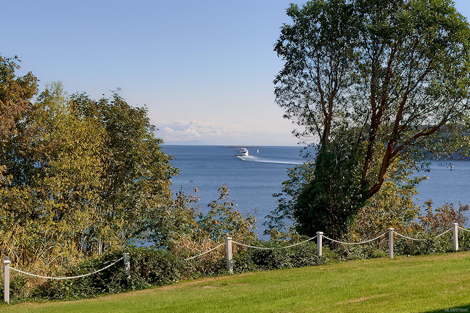 2560 Departure Bay Rd, 105, Nanaimo - Derek Gillette