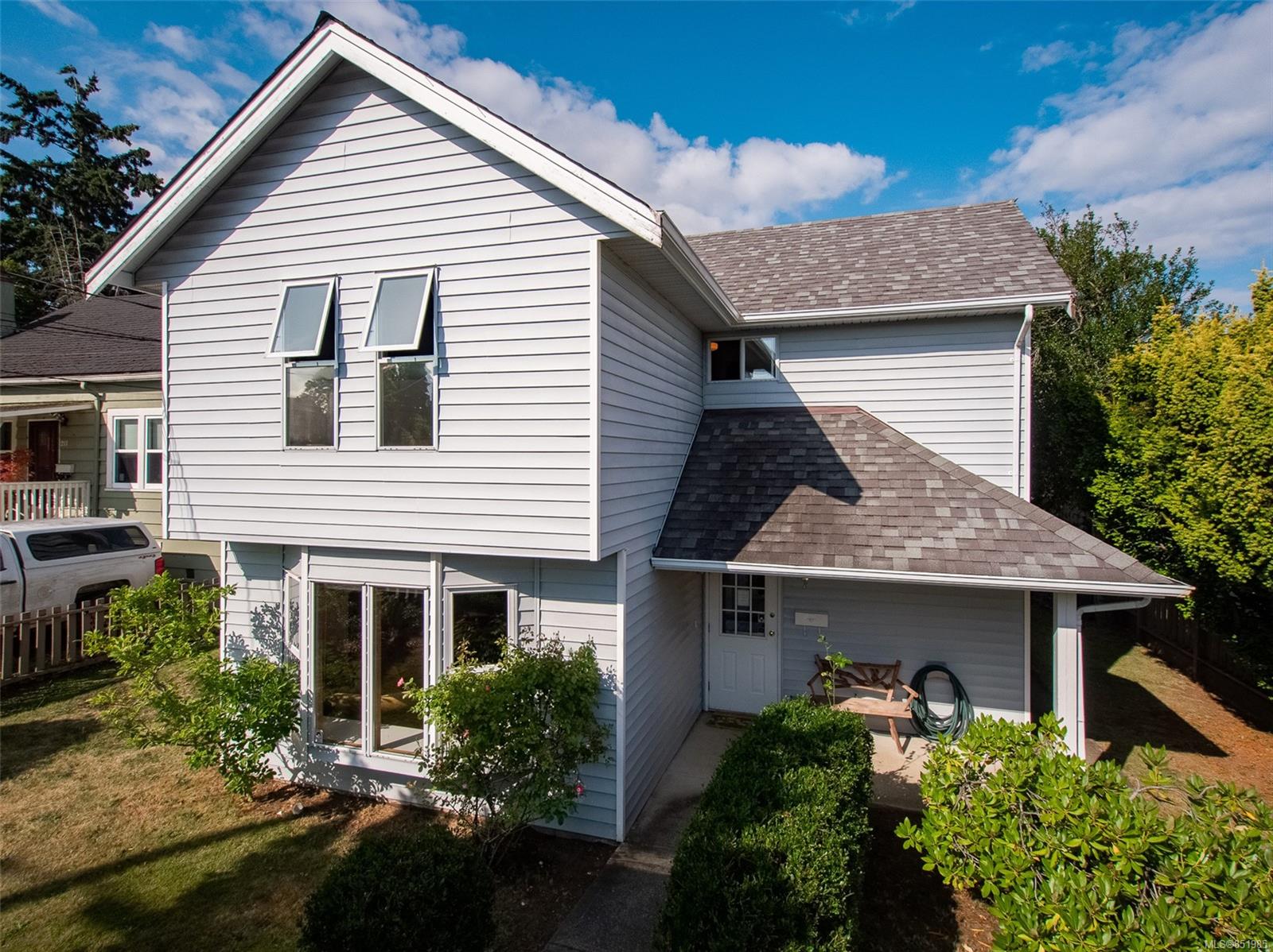 207 Milton St, Nanaimo - Derek Gillette