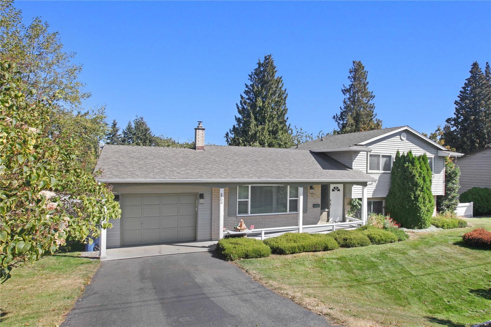 3390 Country Club Dr, Nanaimo - Derek Gillette