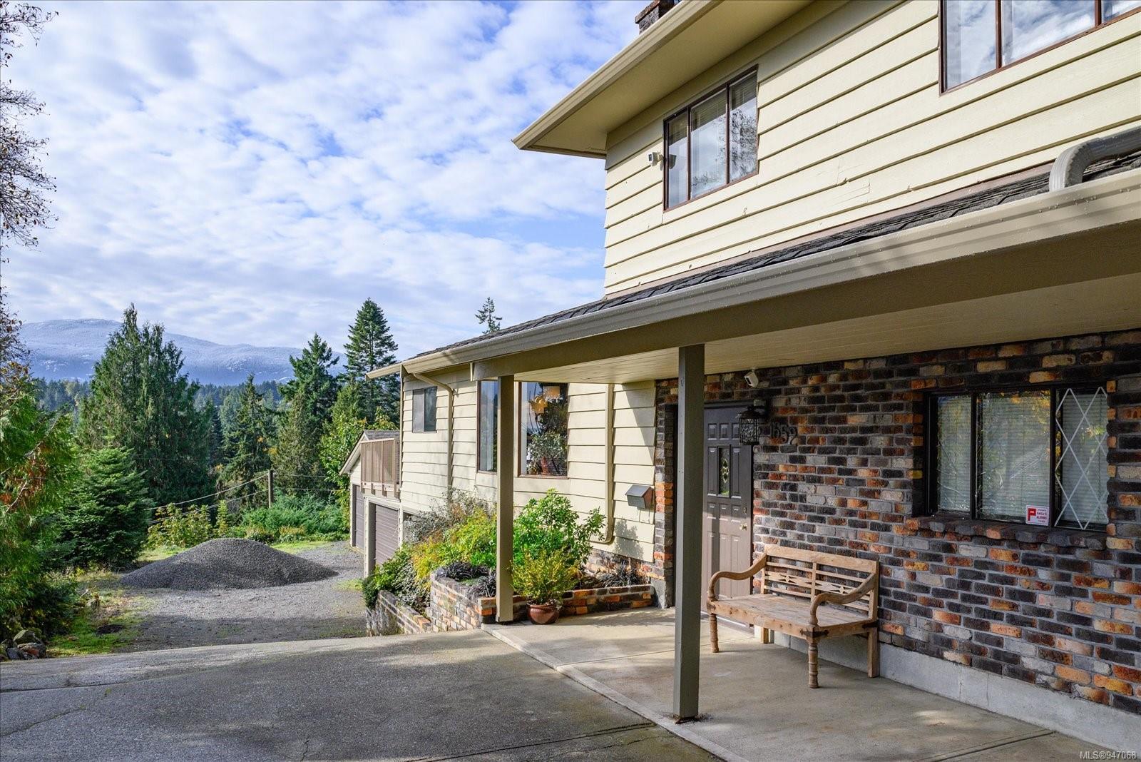 1652 King John Way, Nanaimo - Derek Gillette