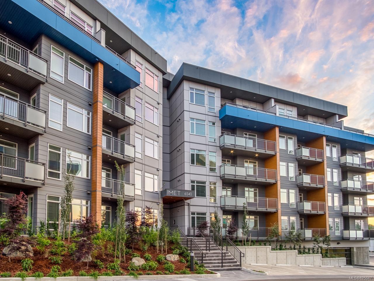 6540 Metral Dr, 213, Nanaimo - Derek Gillette