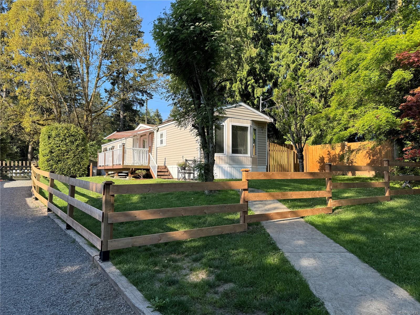 1636 Cedar Rd, A, Nanaimo - Derek Gillette