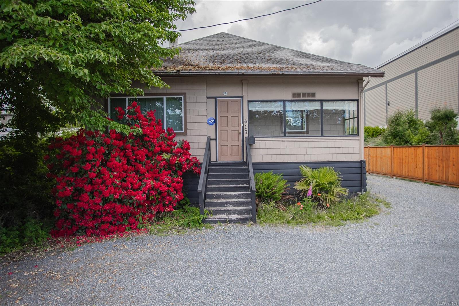 613 Bruce Ave, Nanaimo - Derek Gillette