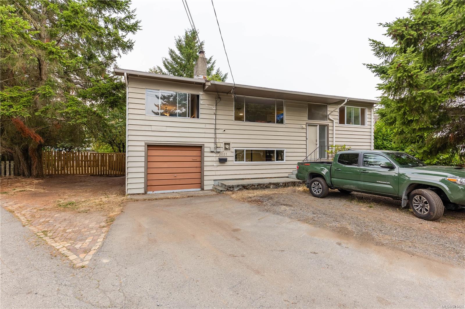 2037 Forest Dr, Nanaimo - Derek Gillette