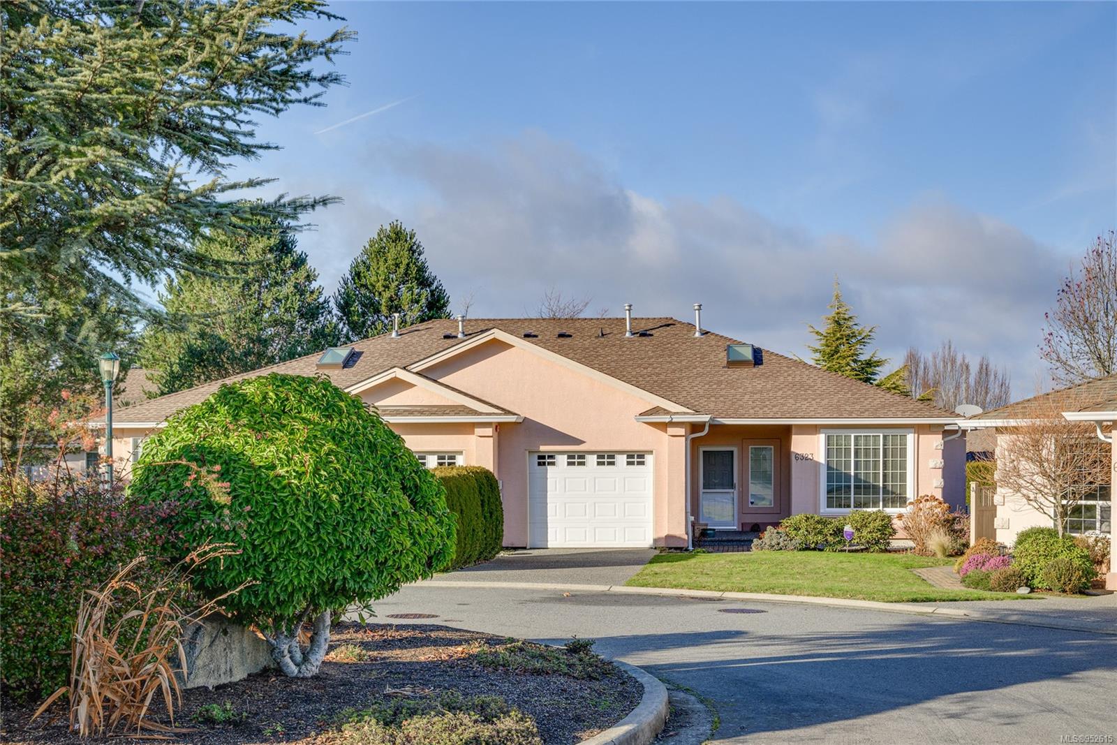 6323 Thurlow Pl, Nanaimo - Derek Gillette