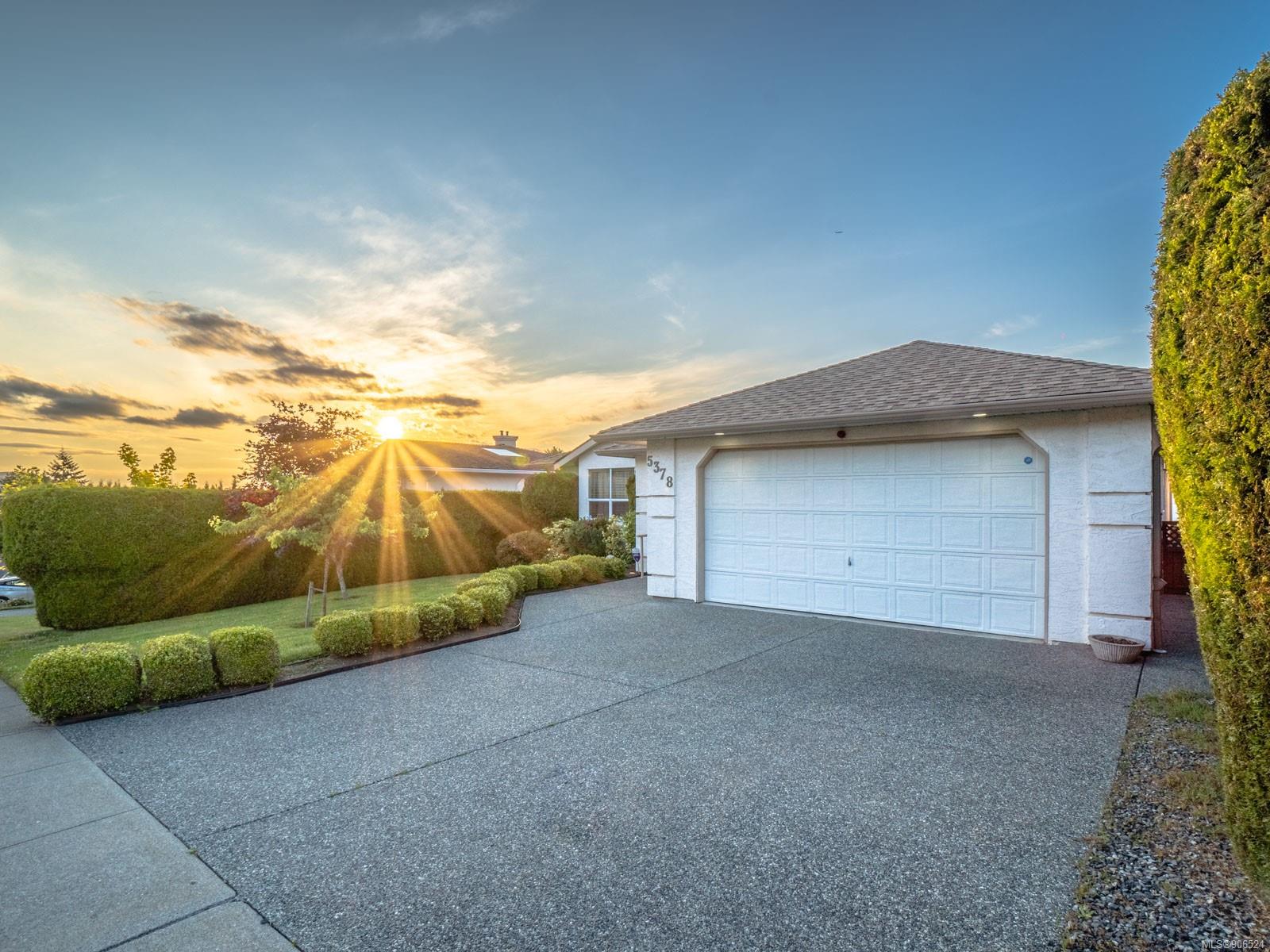 5378 Georgiaview Cres, Nanaimo - Derek Gillette