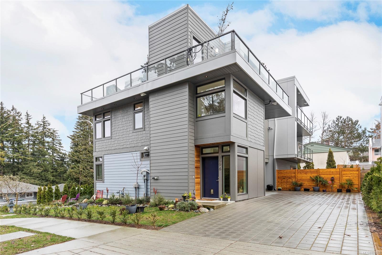 3096 107th St, Nanaimo - Derek Gillette