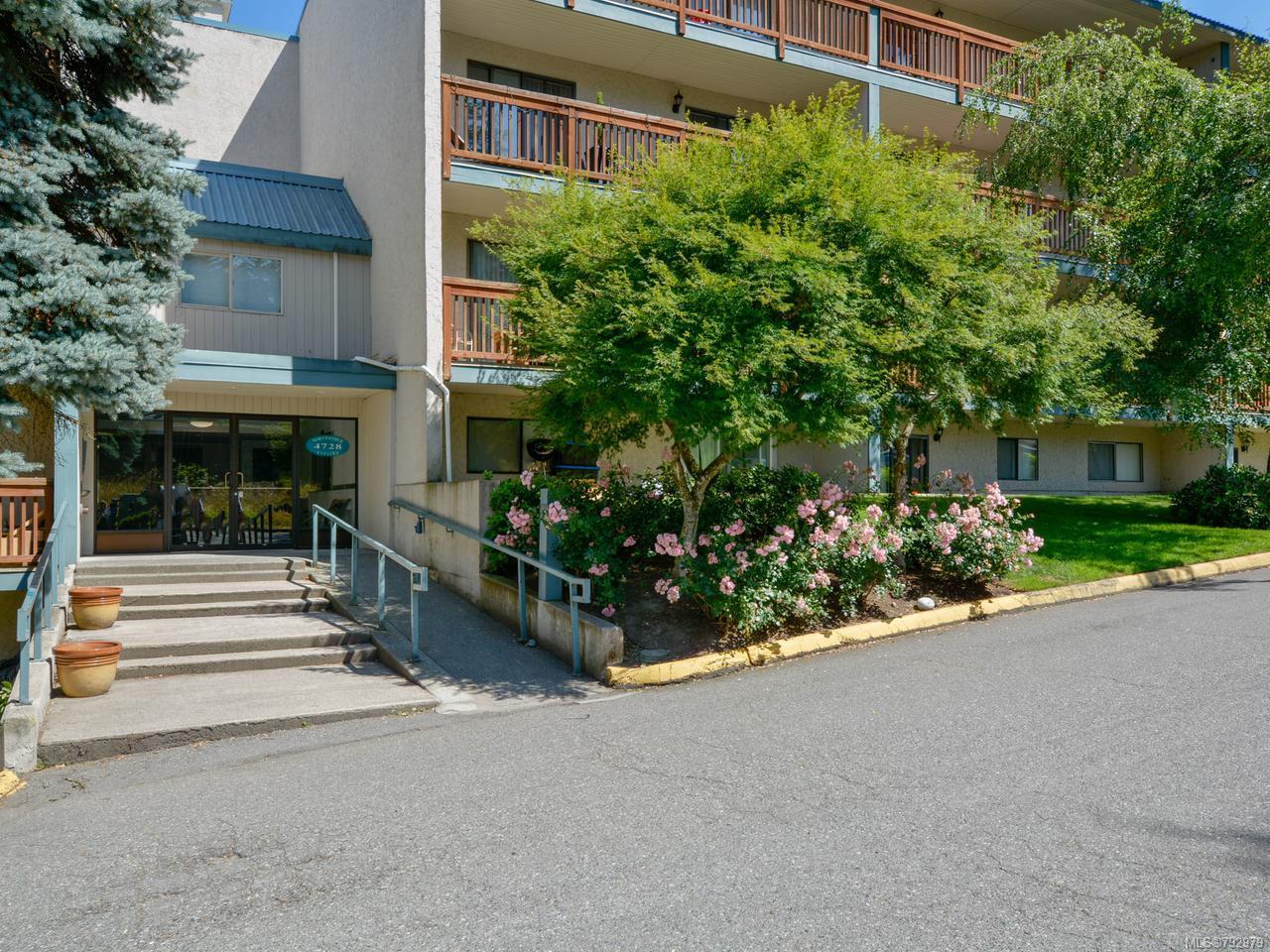 4728 Uplands Dr, 409, Nanaimo - Derek Gillette