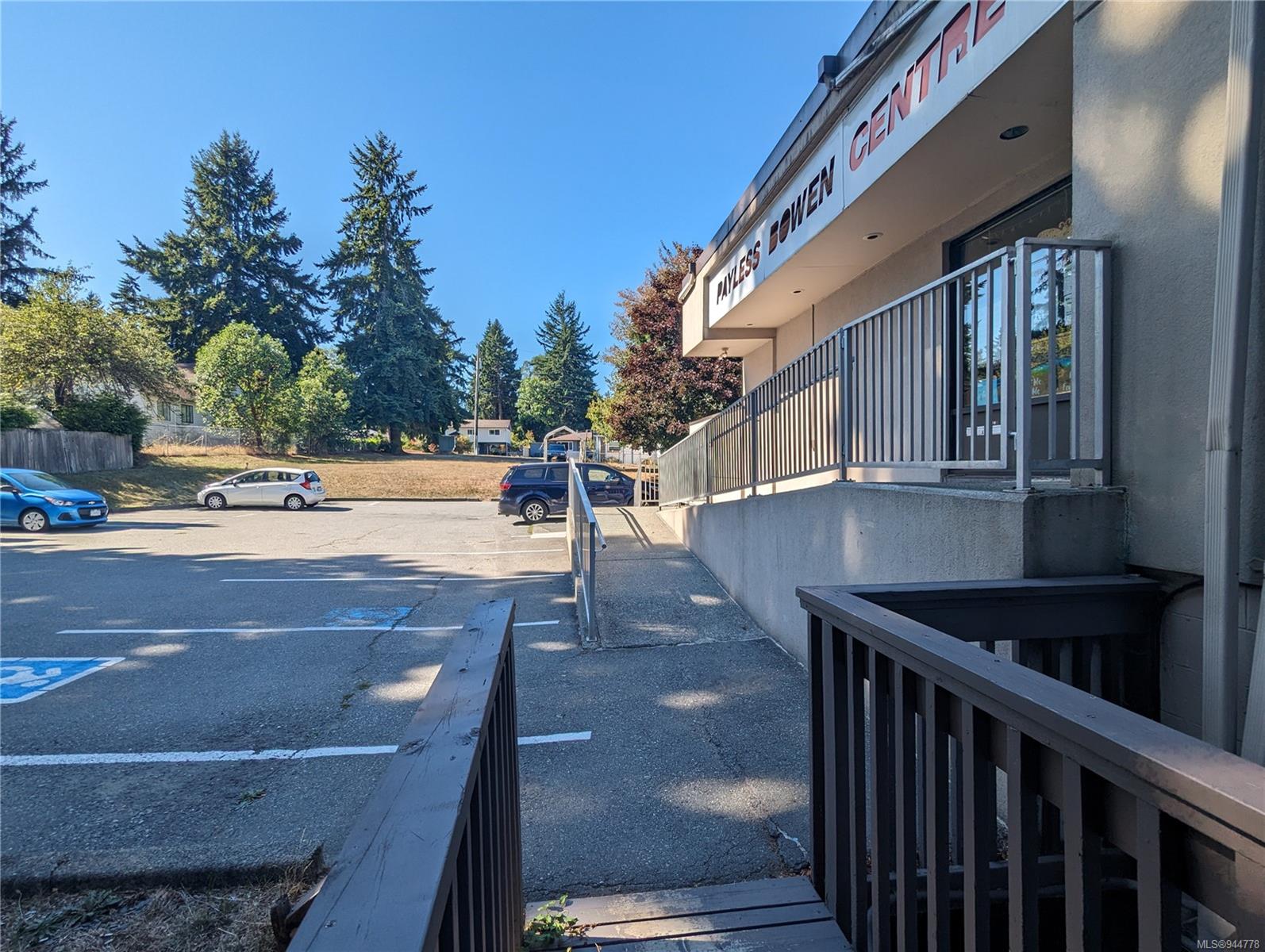 1585 Bowen Rd, 300, Nanaimo - Derek Gillette