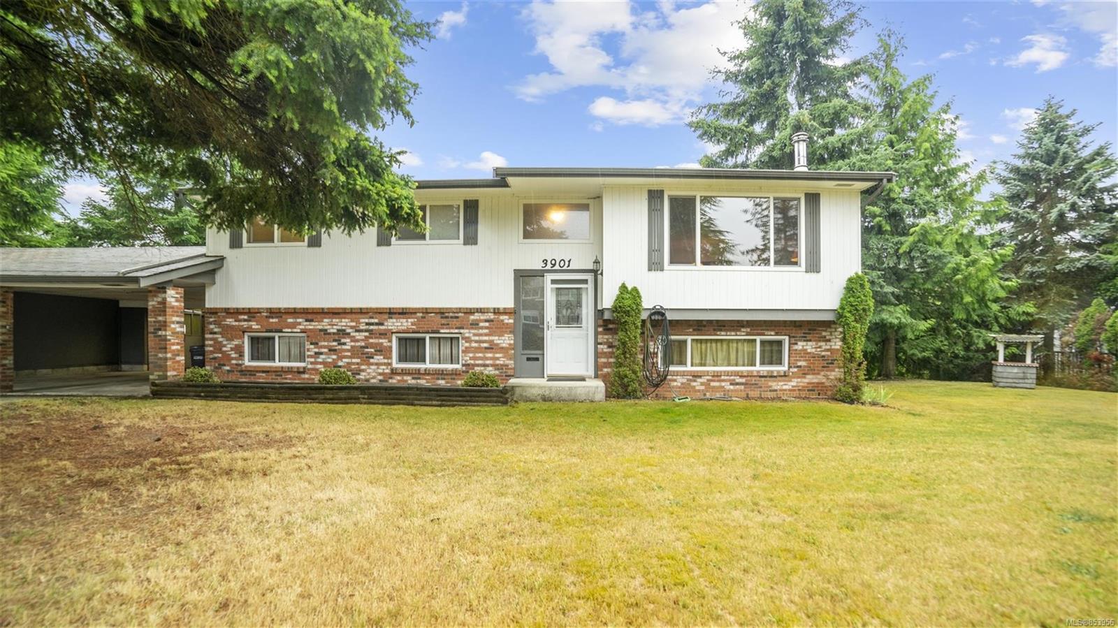 3901 MacIsaac Dr, Nanaimo - Derek Gillette